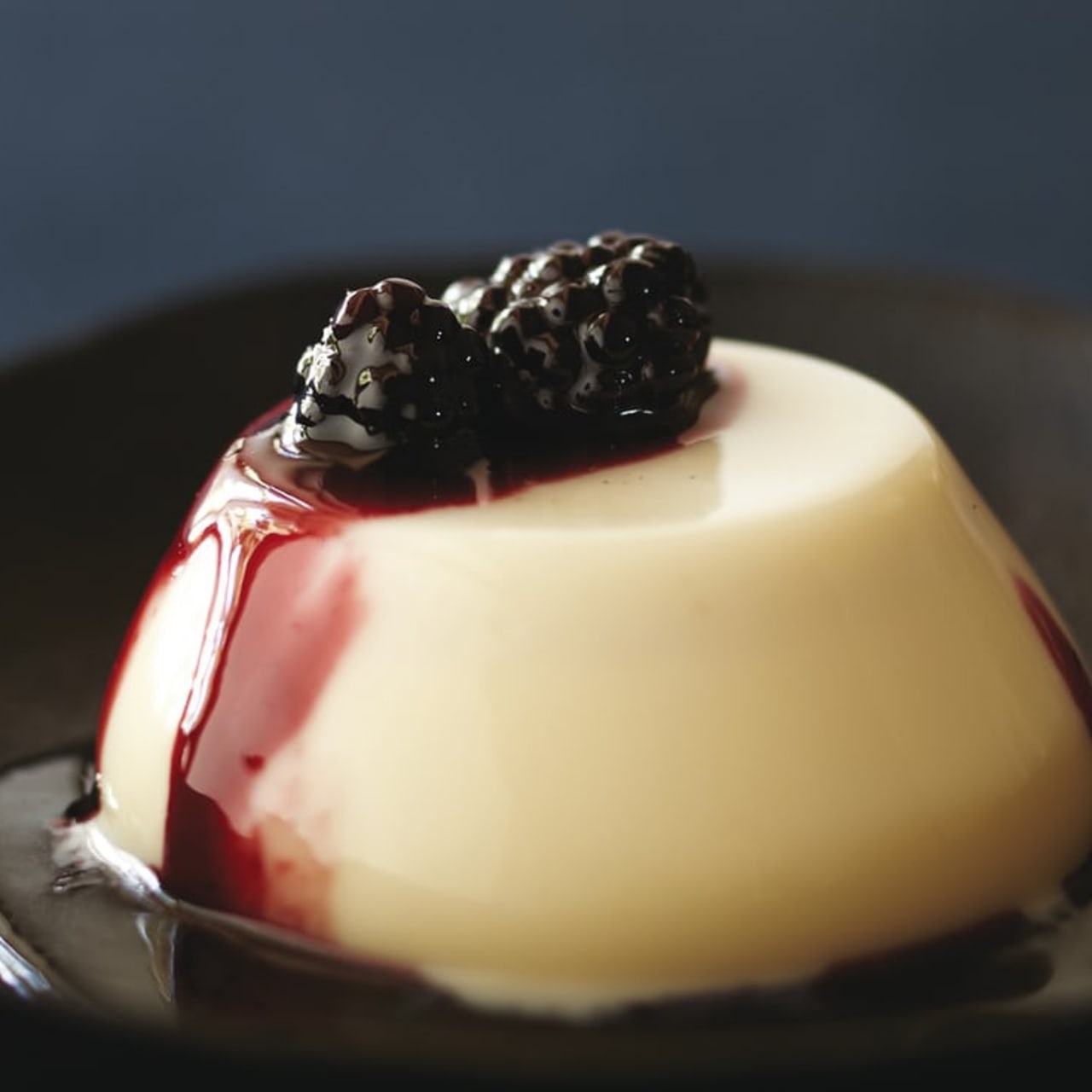 Panna Cotta with balsamic blackberries