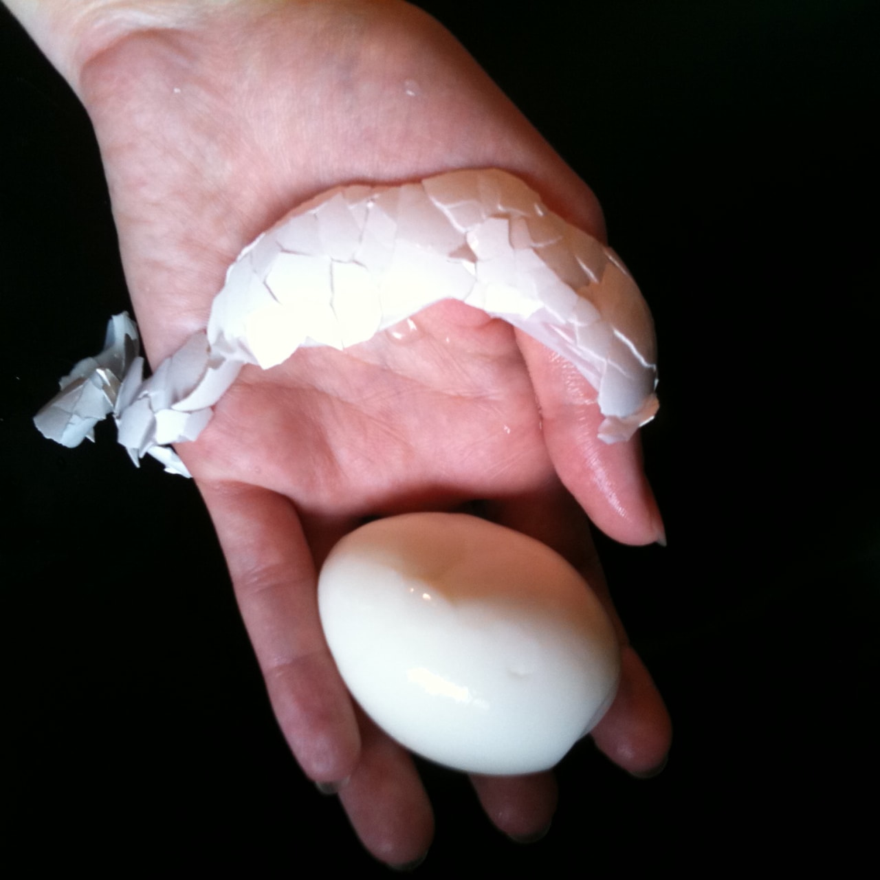 Perfect Peeled Hardboiled Eggs