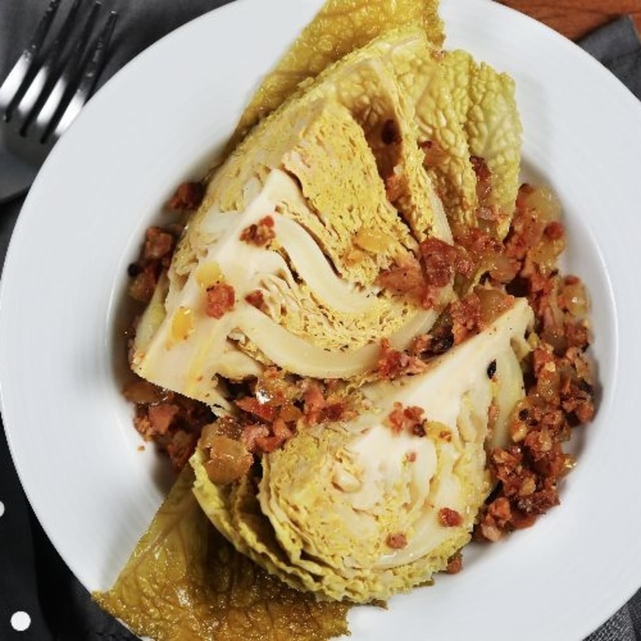 SLOW COOKER WHOLE CABBAGE WITH HAM