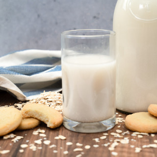 Easy Creamy Oat Milk