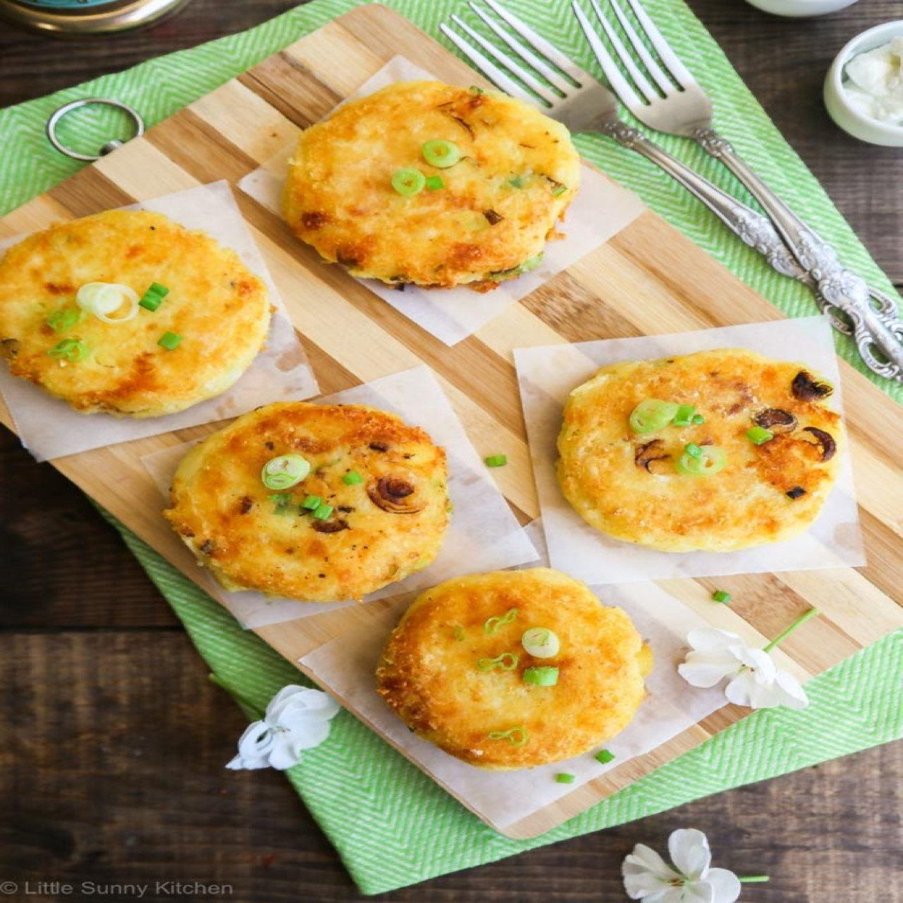 Cheesy mashed potato cakes