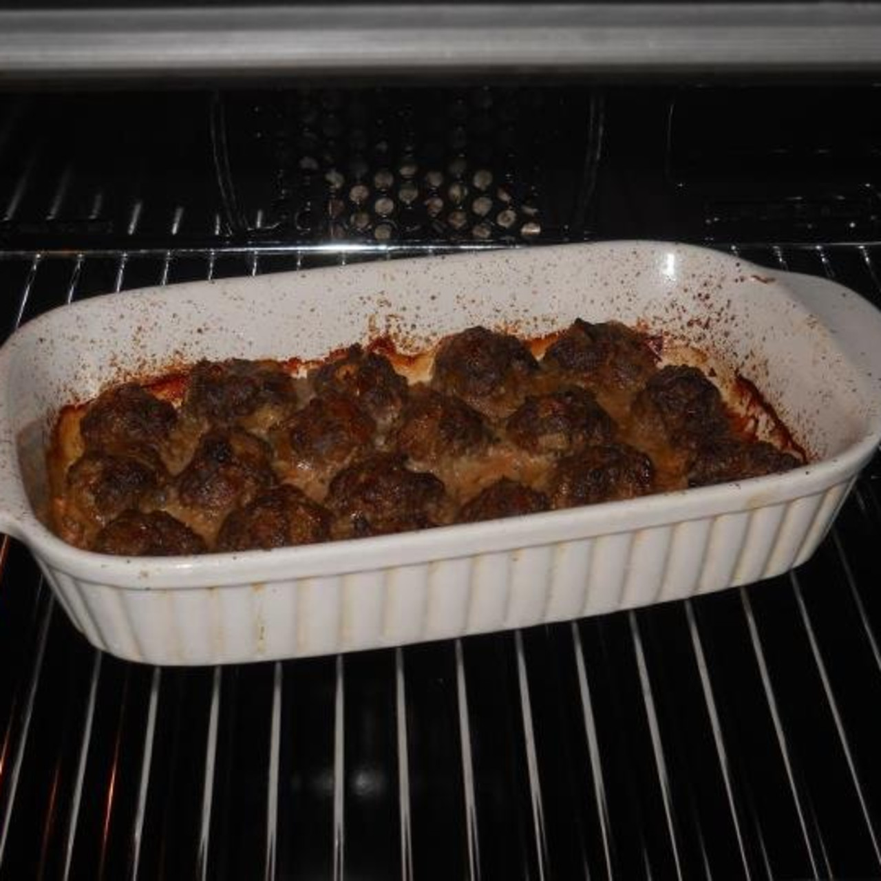 Frikkadelle - Meatballs in Tomato Sauce