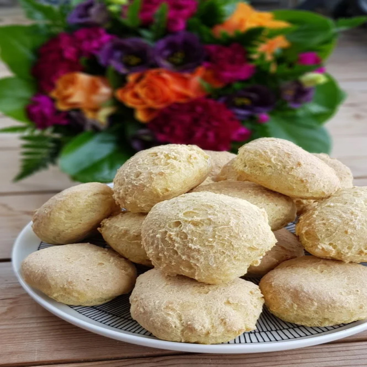 Helpot hirssisämpylät (hiivaton, gluteeniton, vegaaninen)