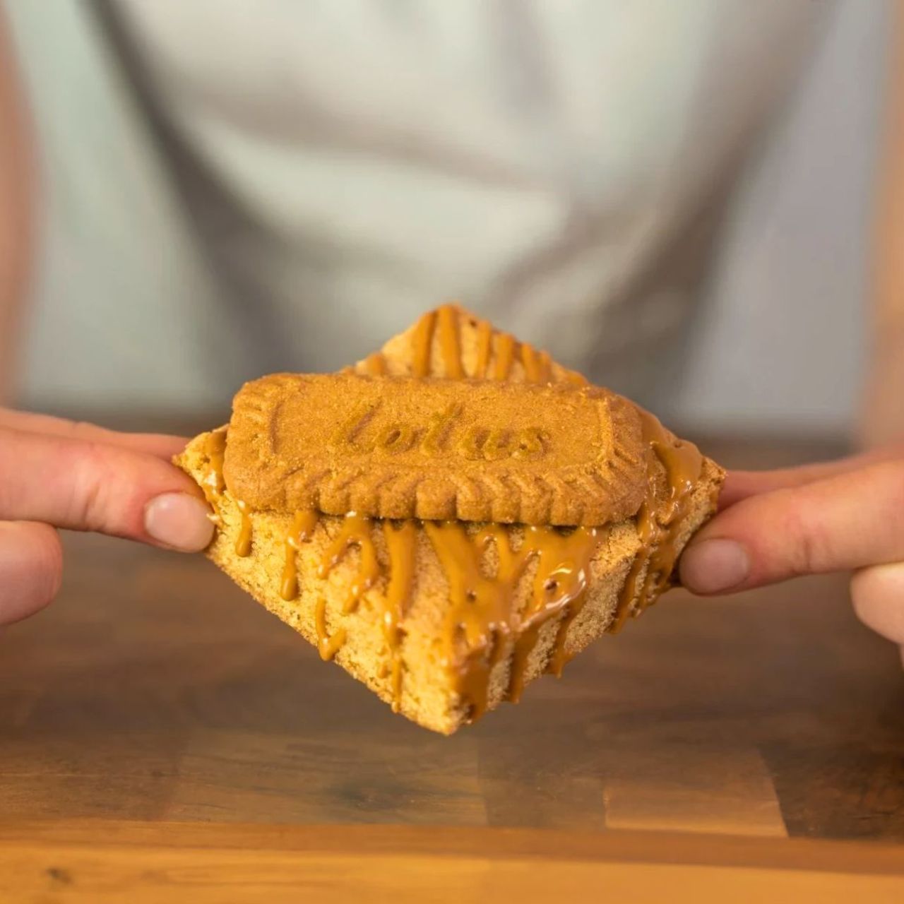 HOW TO MAKE BISCOFF BROWNIES WITH A CRUNCHY TWIST