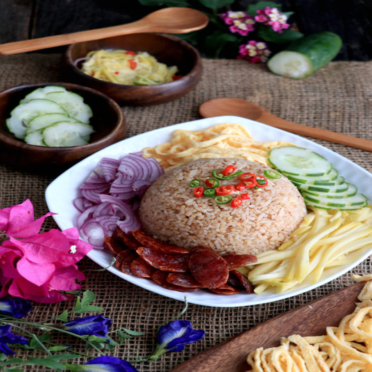 Shrimp Paste Fried Rice (Khao Kluk Kapi)