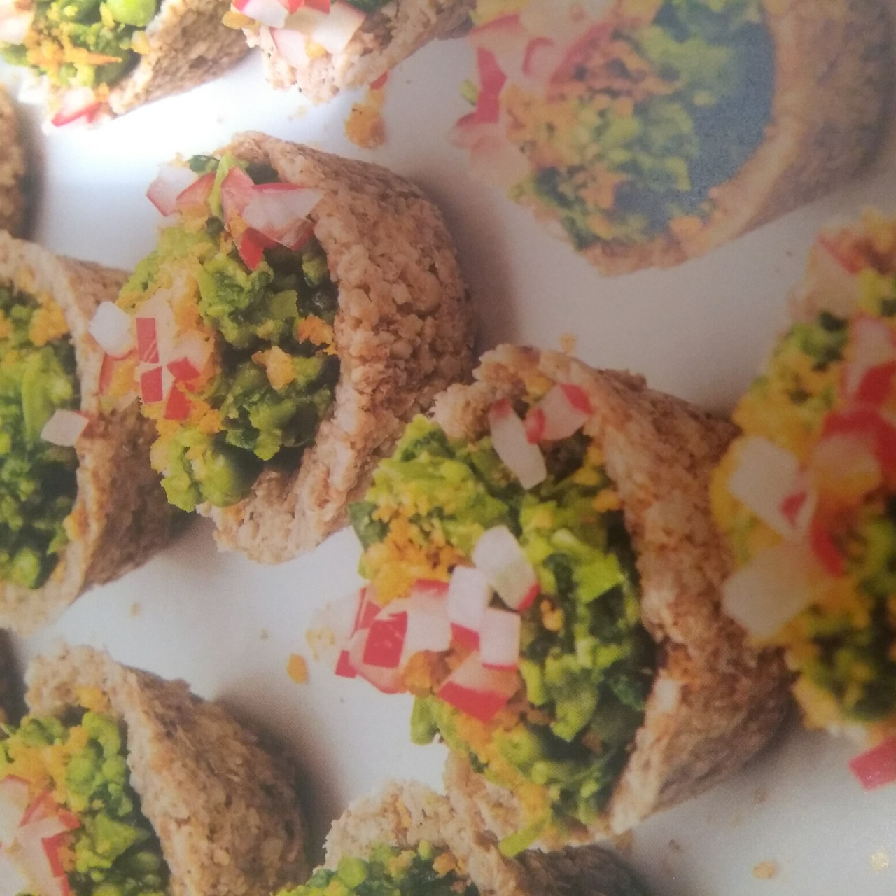 Pea and spinach palak tarts, let's eat raw