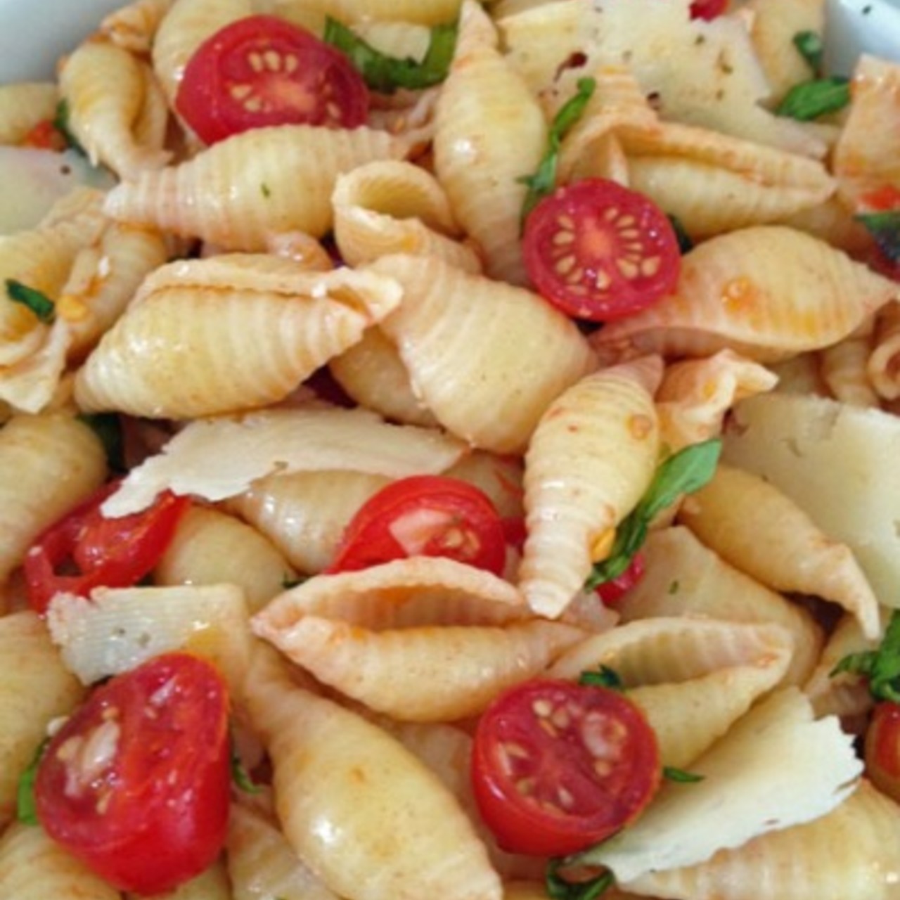 Seashells with Basil, Tomatoes, and Garlic
