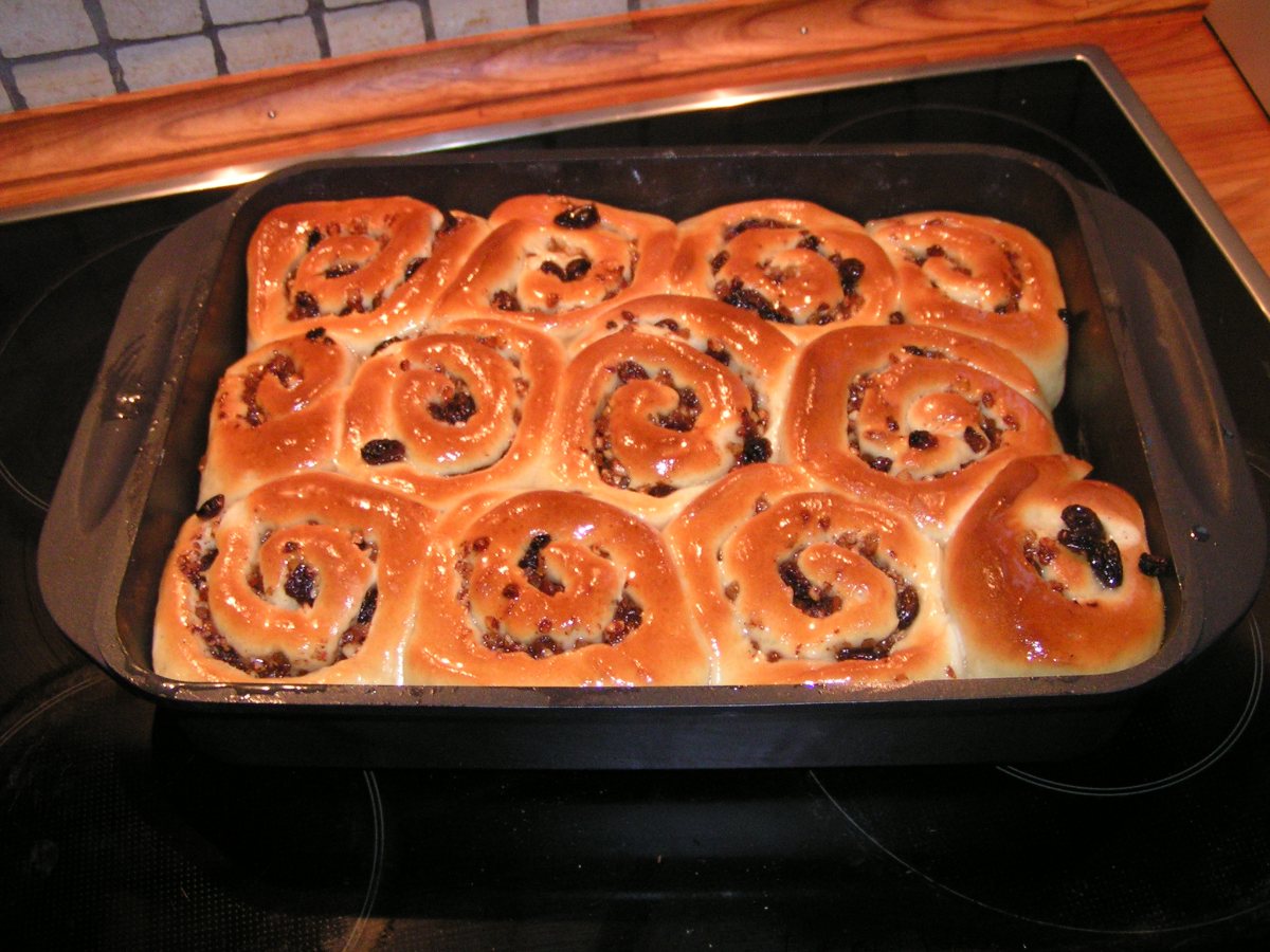 Chelsea Buns in the Bread Machine