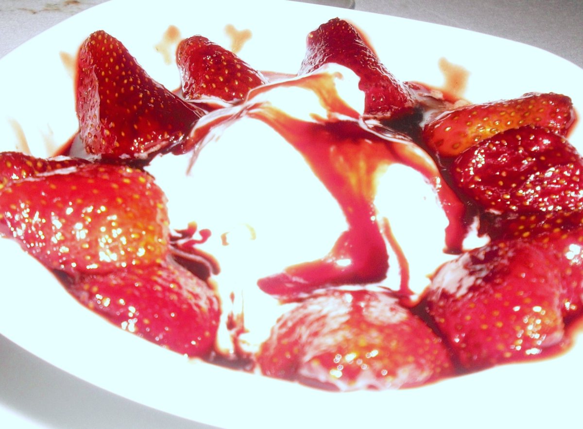 Marinated Strawberries with Mascarpone Cream