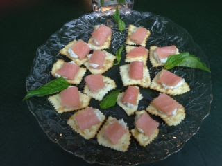 Salmon/Low Fat Cheese canapes