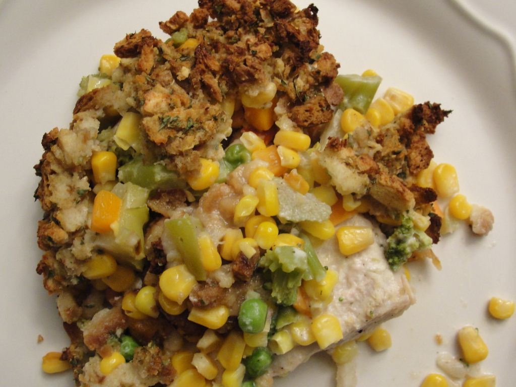 STUFFING-CRUSTED CREAMY CHICKEN CASSEROLE (7)