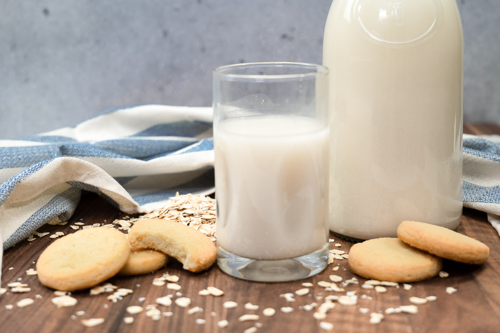 Easy Creamy Oat Milk