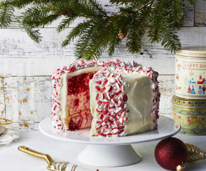 Red Velvet-Peppermint Cake